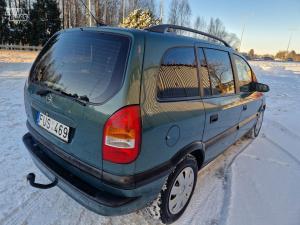 Green Opel Zafira 2002 in Gargzdai, with an engine capacity of 2.00 L and mileage of 357 thousand km for 650 €, photo 4 on AUTOMOTO.COM.LV