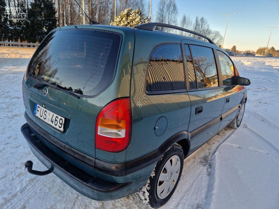 Green Opel Zafira 2002 in Gargzdai, with an engine capacity of 2.00 L and mileage of 357 thousand km for 650 €, photo 4 on AUTOMOTO.COM.LV