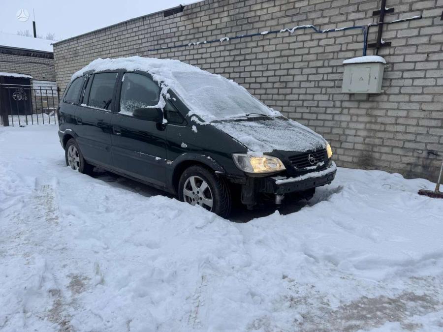 Green Opel Zafira 2002 in Kaunas, with an engine capacity of 1.80 L and mileage of 240 thousand km for 499 €, photo 1 on AUTOMOTO.COM.LV