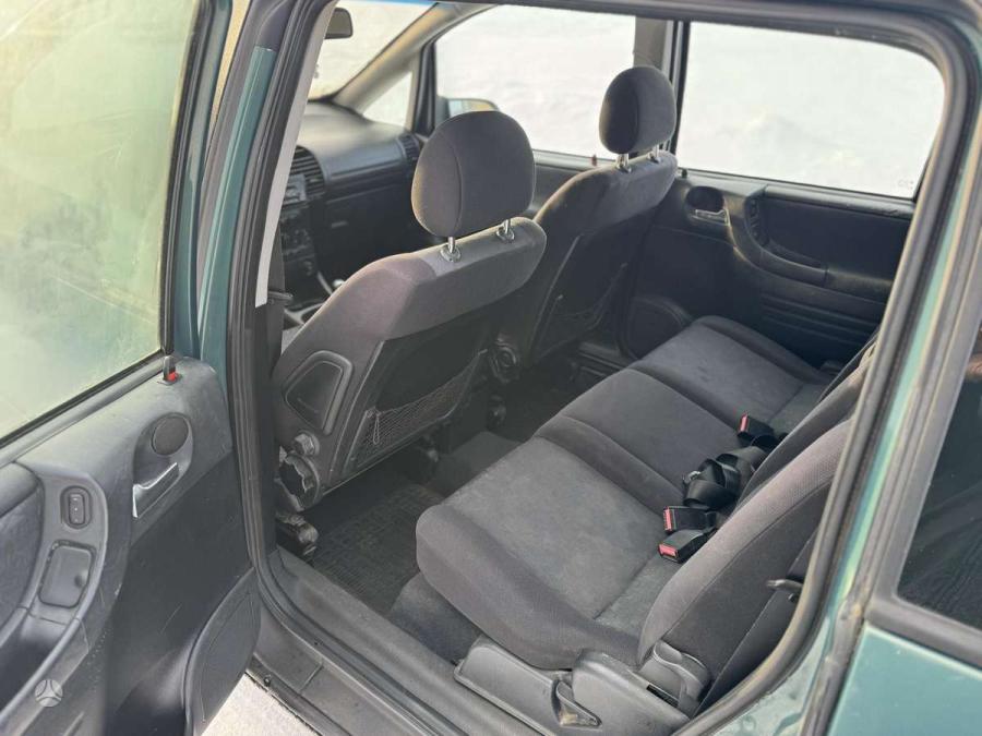 Zaļš Opel Zafira 2002 Plungė, ar dzinēja tilpumu 2.00 L un nobraukumu 250 tūkst. km par 850 €, foto 6 vietnē AUTOMOTO.COM.LV