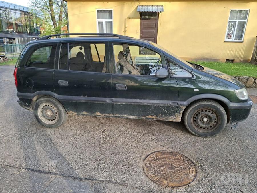 Green Opel Zafira 2003 in Riga, with an engine capacity of 1.60 L and mileage of 325 thousand km for 700 €, photo 4 on AUTOMOTO.COM.LV