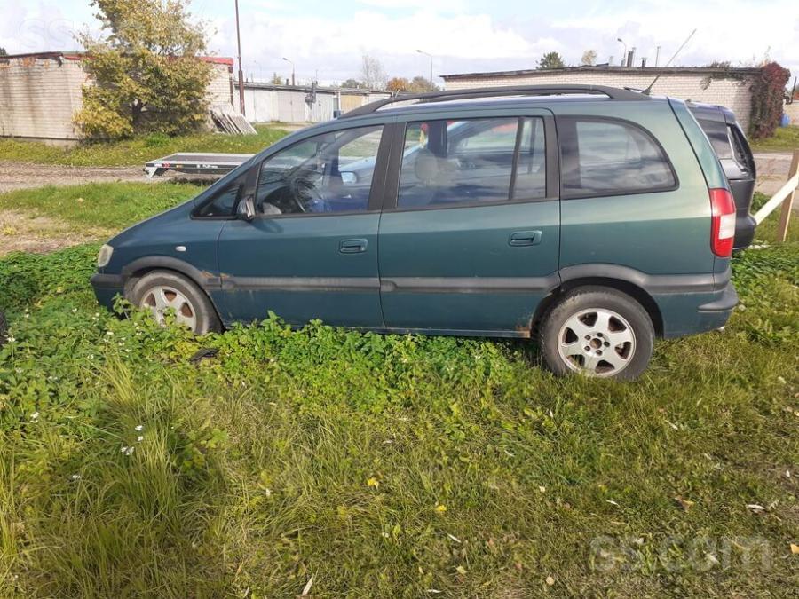 Green Opel Zafira 2003 in Riga, with an engine capacity of 2.20 L and mileage of 325 thousand km for 290 €, photo 4 on AUTOMOTO.COM.LV
