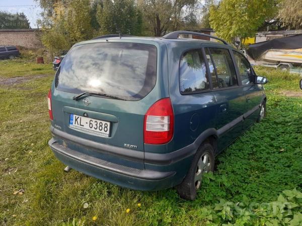 Green Opel Zafira 2003 in Riga, with an engine capacity of 2.20 L and mileage of 325 thousand km for 290 €, photo 4 on AUTOMOTO.COM.LV