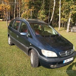 Green Opel Zafira 2003 in Rezekne, with an engine capacity of 2.20 L and mileage of 249 thousand km for 1050 €, photo 1 on AUTOMOTO.COM.LV