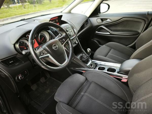 Green Opel Zafira 2014 in Riga, with an engine capacity of 1.60 L and mileage of 0 thousand km for 5900 €, photo 8 on AUTOMOTO.COM.LV