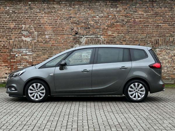 Green Opel Zafira 2017 in Kedainiai, with an engine capacity of 1.96 L and mileage of 228 thousand km for 8150 €, photo 10 on AUTOMOTO.COM.LV