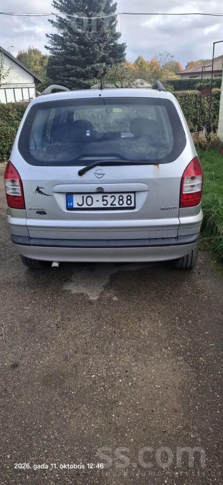 Grey Opel Zafira 2004 in Dobele, with an engine capacity of 2.00 L and mileage of 318 thousand km for 500 €, photo 1 on AUTOMOTO.COM.LV