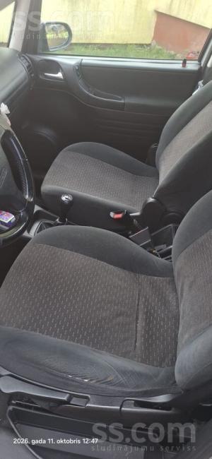 Grey Opel Zafira 2004 in Dobele, with an engine capacity of 2.00 L and mileage of 318 thousand km for 500 €, photo 4 on AUTOMOTO.COM.LV