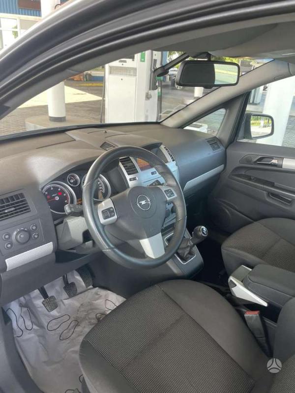 Pelēks Opel Zafira 2011 Tauragė, ar dzinēja tilpumu 1.70 L un nobraukumu 271 tūkst. km par 2900 €, foto 7 vietnē AUTOMOTO.COM.LV