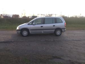 Pelēks Opel Zafira 2002 Viļņa, ar dzinēja tilpumu 2.20 L un nobraukumu 3 tūkst. km par 600 €, foto 3 vietnē AUTOMOTO.COM.LV