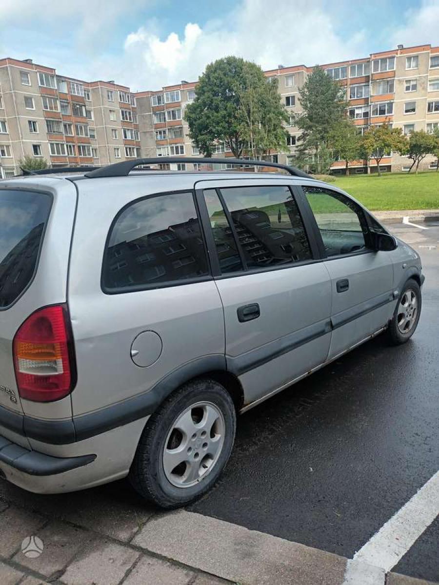 Pelēks Opel Zafira 2002 Šauļi, ar dzinēja tilpumu 1.60 L un nobraukumu 25 tūkst. km par 360 €, foto 1 vietnē AUTOMOTO.COM.LV