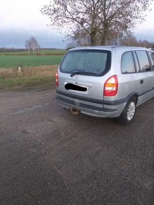 Grey Opel Zafira 2003 in Vilnius, with an engine capacity of 2.20 L and mileage of 4 thousand km for 650 €, photo 2 on AUTOMOTO.COM.LV