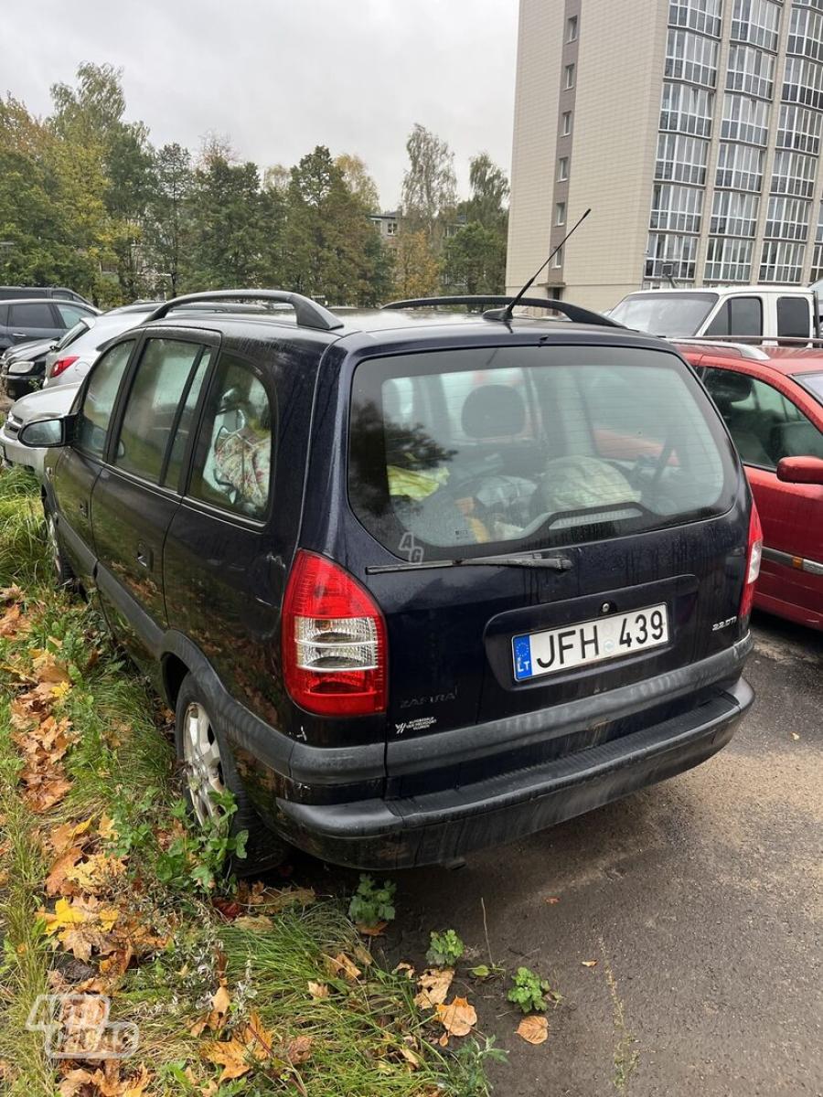 Pelēks Opel Zafira 2003 Panevēža, ar dzinēja tilpumu 1.30 L un nobraukumu 465 tūkst. km par 900 €, foto 4 vietnē AUTOMOTO.COM.LV