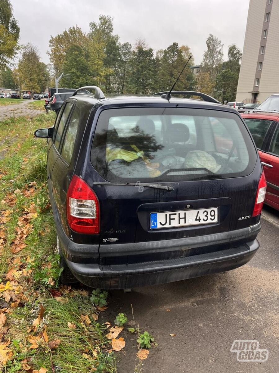 Pelēks Opel Zafira 2003 Panevēža, ar dzinēja tilpumu 1.30 L un nobraukumu 465 tūkst. km par 900 €, foto 5 vietnē AUTOMOTO.COM.LV