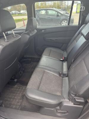 Pelēks Opel Zafira 2006 Viļņa, ar dzinēja tilpumu 1.90 L un nobraukumu 310 tūkst. km par 1250 €, foto 7 vietnē AUTOMOTO.COM.LV