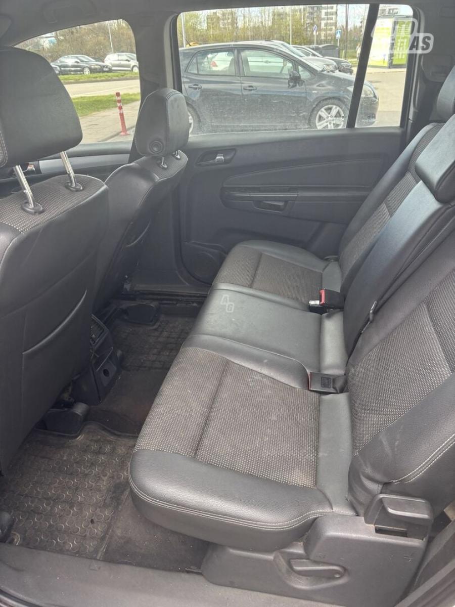 Pelēks Opel Zafira 2006 Viļņa, ar dzinēja tilpumu 1.90 L un nobraukumu 310 tūkst. km par 1250 €, foto 7 vietnē AUTOMOTO.COM.LV