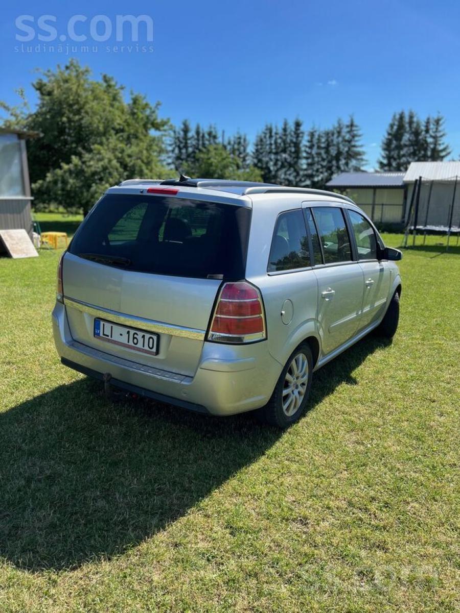 Pelēks Opel Zafira 2006 Saldus, ar dzinēja tilpumu 1.90 L un nobraukumu 220 tūkst. km par 2000 €, foto 5 vietnē AUTOMOTO.COM.LV