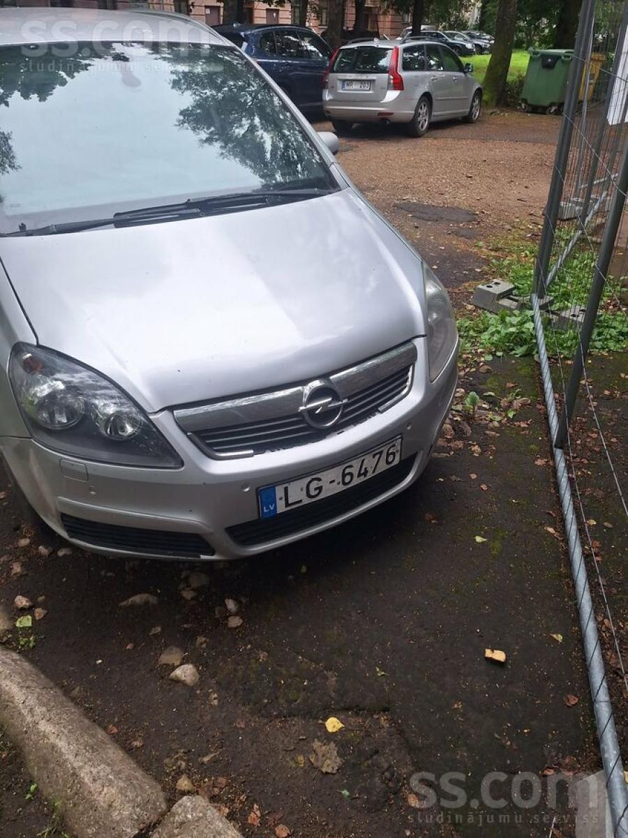 Pelēks Opel Zafira 2007 Tukums, ar dzinēja tilpumu 1.90 L un nobraukumu 365 tūkst. km par 1100 €, foto 1 vietnē AUTOMOTO.COM.LV