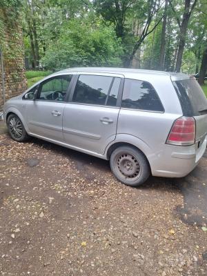 Pelēks Opel Zafira 2007 Tukums, ar dzinēja tilpumu 1.90 L un nobraukumu 365 tūkst. km par 1100 €, foto 5 vietnē AUTOMOTO.COM.LV