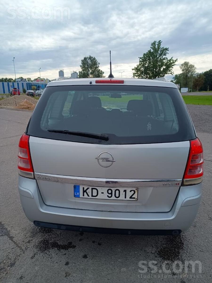 Pelēks Opel Zafira 2008 Bauska, ar dzinēja tilpumu 1.90 L un nobraukumu 307 tūkst. km par 1450 €, foto 4 vietnē AUTOMOTO.COM.LV