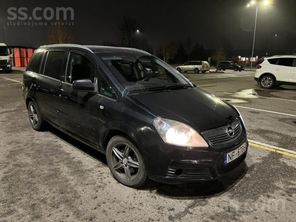 Pelēks Opel Zafira 2012 Daugavpils, ar dzinēja tilpumu 1.70 L un nobraukumu 221 tūkst. km par 3100 €, foto 1 vietnē AUTOMOTO.COM.LV