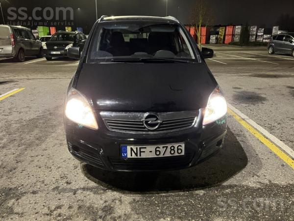 Pelēks Opel Zafira 2012 Daugavpils, ar dzinēja tilpumu 1.70 L un nobraukumu 221 tūkst. km par 3100 €, foto 2 vietnē AUTOMOTO.COM.LV