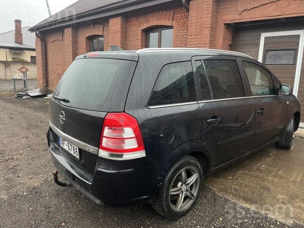 Pelēks Opel Zafira 2012 Daugavpils, ar dzinēja tilpumu 1.70 L un nobraukumu 221 tūkst. km par 3100 €, foto 6 vietnē AUTOMOTO.COM.LV