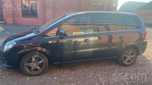 Grey Opel Zafira 2012 in Daugavpils, with an engine capacity of 1.70 L and mileage of 221 thousand km for 2800 €, photo 4 on AUTOMOTO.COM.LV