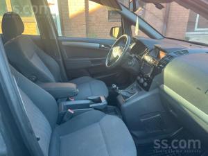 Grey Opel Zafira 2012 in Daugavpils, with an engine capacity of 1.70 L and mileage of 221 thousand km for 2800 €, photo 8 on AUTOMOTO.COM.LV