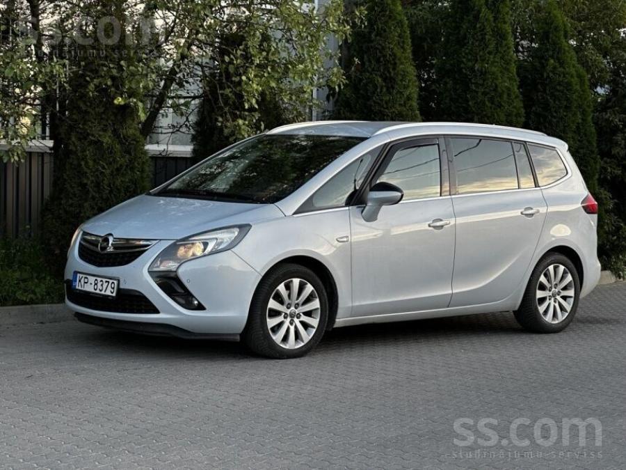 Grey Opel Zafira 2013 in Riga, with an engine capacity of 1.60 L and mileage of 285 thousand km for 4000 €, photo 5 on AUTOMOTO.COM.LV