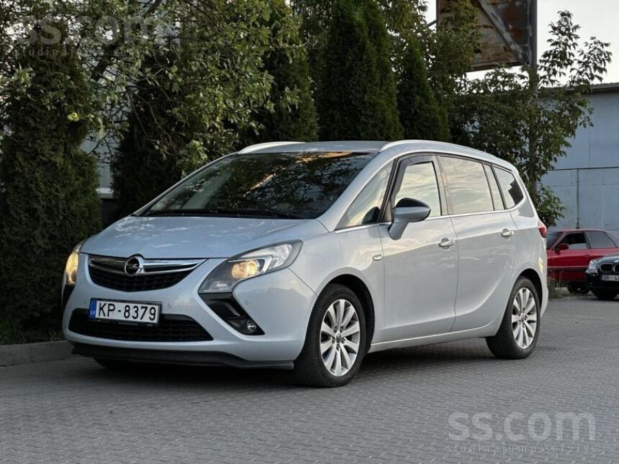 Grey Opel Zafira 2013 in Riga, with an engine capacity of 1.60 L and mileage of 285 thousand km for 4000 €, photo 6 on AUTOMOTO.COM.LV