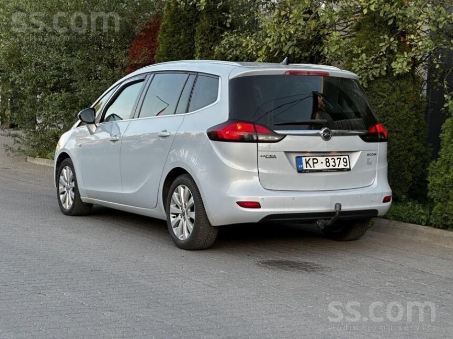 Grey Opel Zafira 2013 in Riga, with an engine capacity of 1.60 L and mileage of 285 thousand km for 4000 €, photo 7 on AUTOMOTO.COM.LV