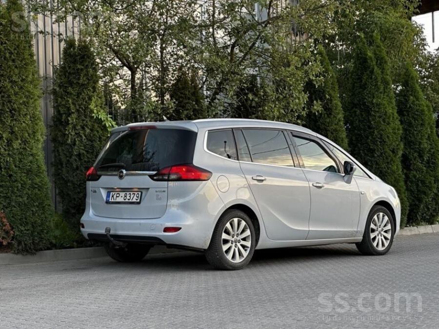 Grey Opel Zafira 2013 in Riga, with an engine capacity of 1.60 L and mileage of 285 thousand km for 4000 €, photo 8 on AUTOMOTO.COM.LV