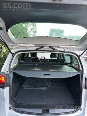 Grey Opel Zafira 2013 in Riga, with an engine capacity of 1.60 L and mileage of 285 thousand km for 4000 €, photo 12 on AUTOMOTO.COM.LV