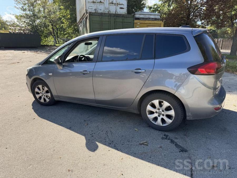 Pelēks Opel Zafira 2017 Rīga, ar dzinēja tilpumu 1.60 L un nobraukumu 242 tūkst. km par 6200 €, foto 3 vietnē AUTOMOTO.COM.LV