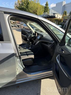 Pelēks Opel Zafira 2017 Rīga, ar dzinēja tilpumu 1.60 L un nobraukumu 242 tūkst. km par 6200 €, foto 8 vietnē AUTOMOTO.COM.LV