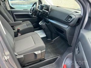 Pelēks Opel Zafira 2026 Rīga, ar dzinēja tilpumu 2.20 L un nobraukumu 10 tūkst. km par 35500 €, foto 3 vietnē AUTOMOTO.COM.LV