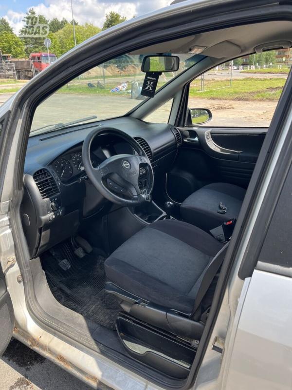 Pelēks Opel Zafira 1999 Kauņa, ar dzinēja tilpumu 1.60 L un nobraukumu 221 tūkst. km par 990 €, foto 7 vietnē AUTOMOTO.COM.LV