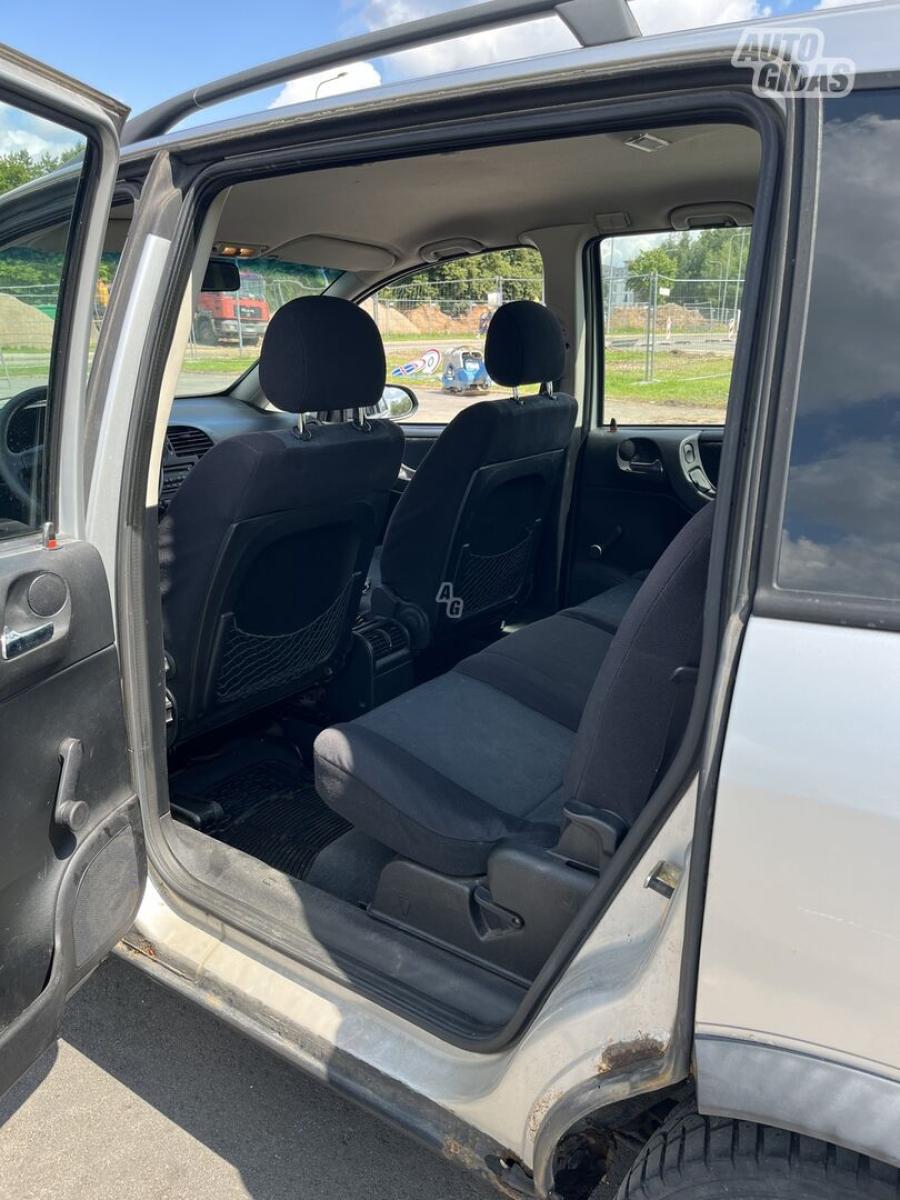 Pelēks Opel Zafira 1999 Kauņa, ar dzinēja tilpumu 1.60 L un nobraukumu 221 tūkst. km par 990 €, foto 9 vietnē AUTOMOTO.COM.LV