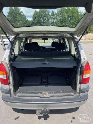 Pelēks Opel Zafira 1999 Kauņa, ar dzinēja tilpumu 1.60 L un nobraukumu 221 tūkst. km par 990 €, foto 10 vietnē AUTOMOTO.COM.LV
