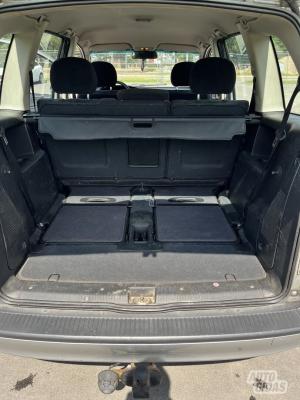 Pelēks Opel Zafira 1999 Kauņa, ar dzinēja tilpumu 1.60 L un nobraukumu 221 tūkst. km par 990 €, foto 11 vietnē AUTOMOTO.COM.LV