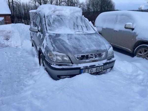 Grey Opel Zafira 2000 in Vilnius, with an engine capacity of 2.00 L and mileage of 400 thousand km for 400 €, photo 2 on AUTOMOTO.COM.LV