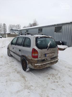 Pelēks Opel Zafira 2000 Panevēža, ar dzinēja tilpumu 2.00 L un nobraukumu 300 tūkst. km par 400 €, foto 5 vietnē AUTOMOTO.COM.LV