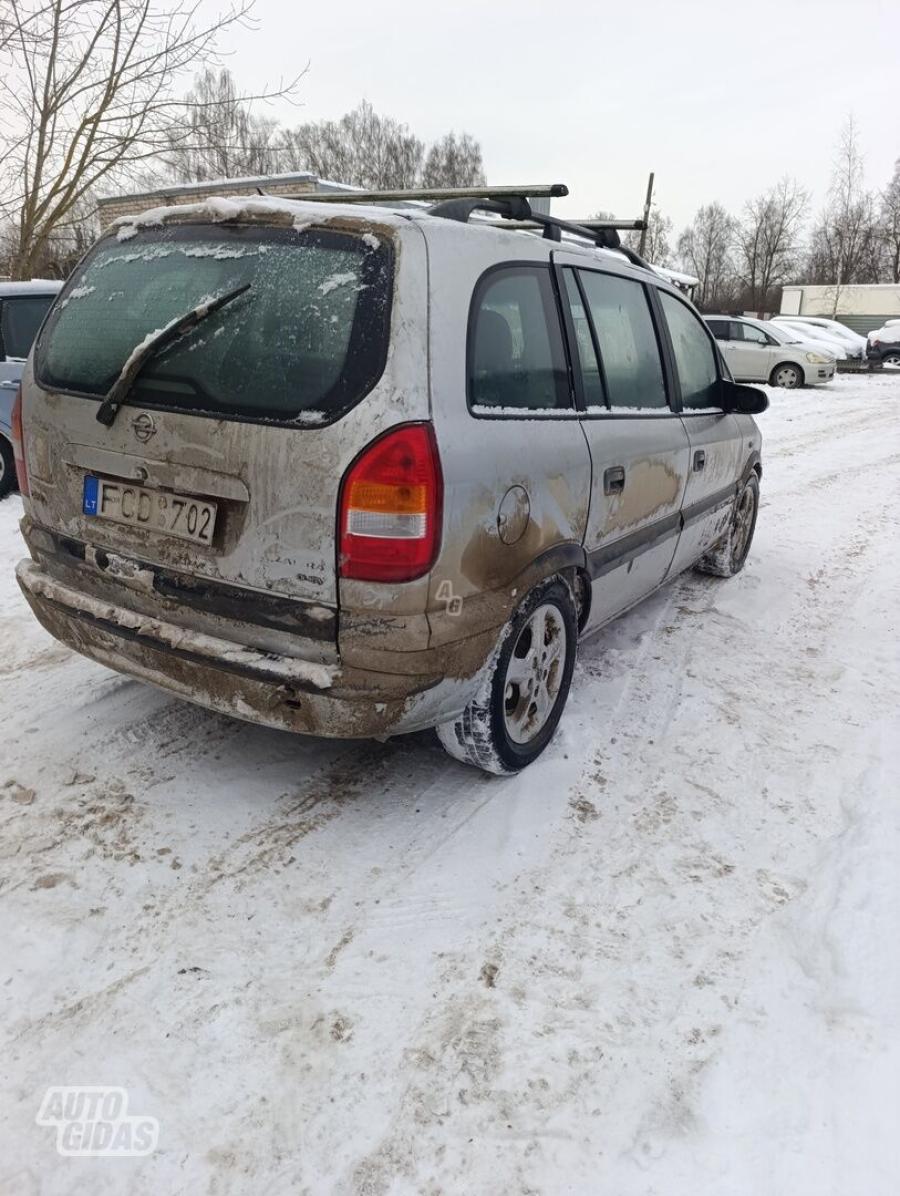 Pelēks Opel Zafira 2000 Panevēža, ar dzinēja tilpumu 2.00 L un nobraukumu 300 tūkst. km par 400 €, foto 7 vietnē AUTOMOTO.COM.LV