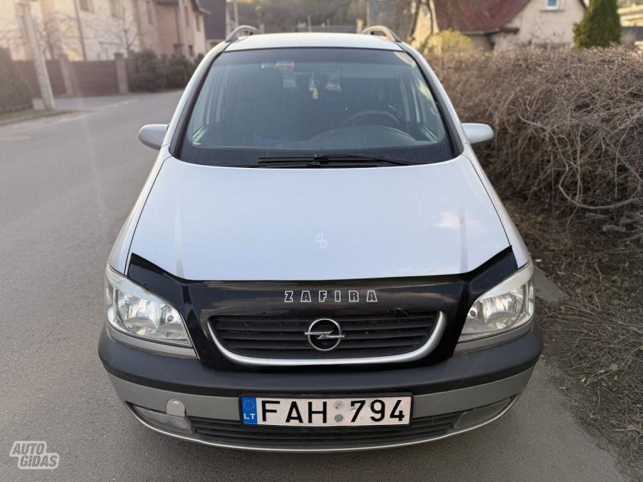 Grey Opel Zafira 2000 in Kaunas, with an engine capacity of 2.00 L and mileage of 256 thousand km for 490 €, photo 1 on AUTOMOTO.COM.LV