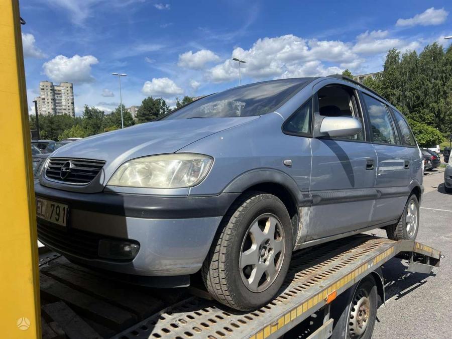 Pelēks Opel Zafira 2000 Viļņa, ar dzinēja tilpumu 1.80 L un nobraukumu 230 tūkst. km par 380 €, foto 3 vietnē AUTOMOTO.COM.LV