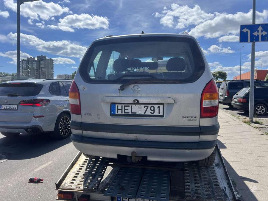 Pelēks Opel Zafira 2000 Viļņa, ar dzinēja tilpumu 1.80 L un nobraukumu 230 tūkst. km par 380 €, foto 5 vietnē AUTOMOTO.COM.LV