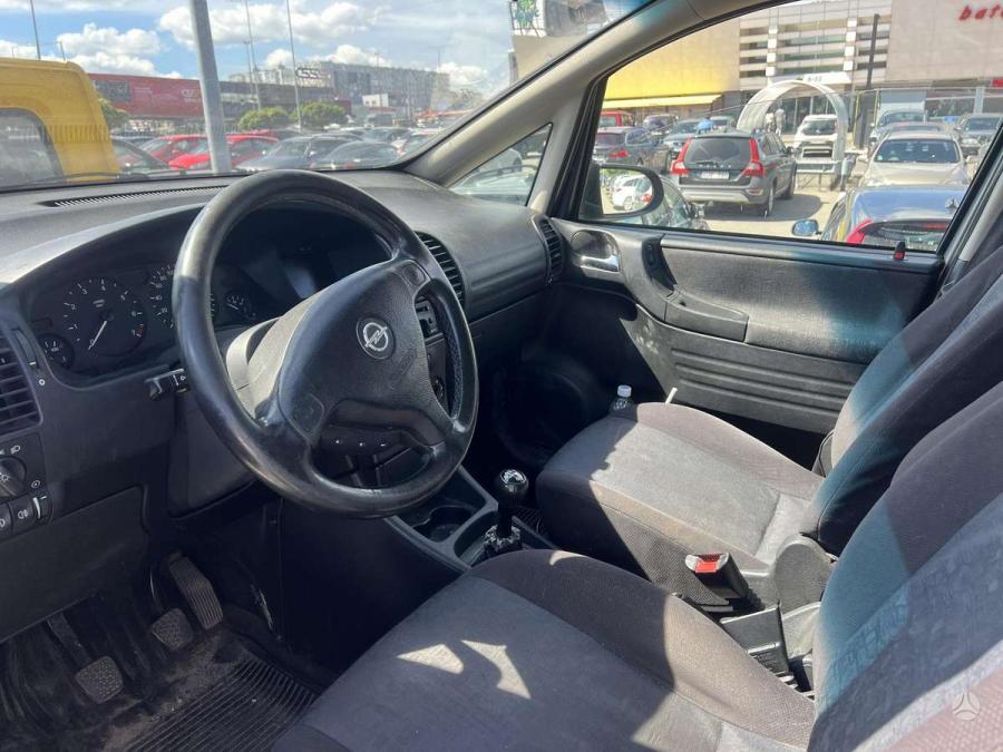 Pelēks Opel Zafira 2000 Viļņa, ar dzinēja tilpumu 1.80 L un nobraukumu 230 tūkst. km par 380 €, foto 7 vietnē AUTOMOTO.COM.LV