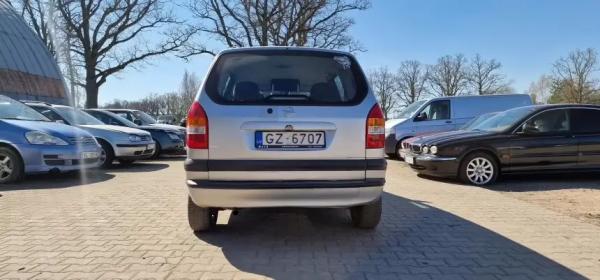 Grey Opel Zafira 2000 in Valmiera, with an engine capacity of 1.60 L and mileage of 307 thousand km for 1000 €, photo 4 on AUTOMOTO.COM.LV