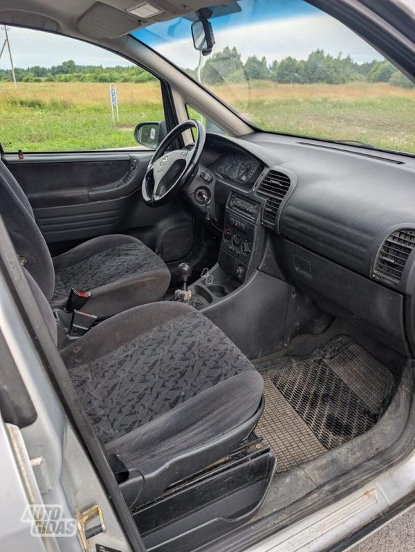 Grey Opel Zafira 2000 in Rietavas, with an engine capacity of 2.00 L and mileage of 333 thousand km for 1150 €, photo 9 on AUTOMOTO.COM.LV